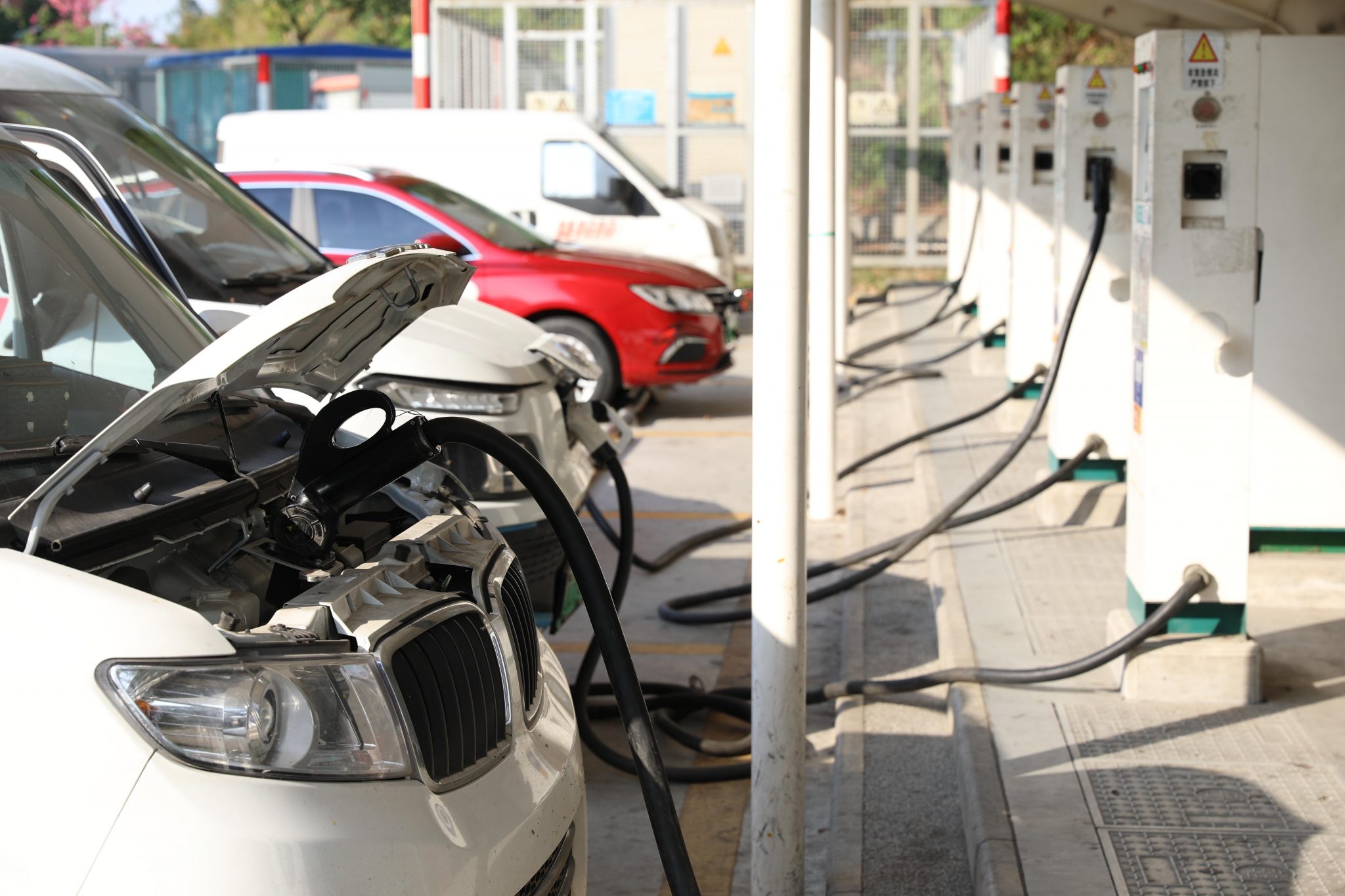Cina: rapida espansione dei punti di ricarica per veicoli elettrici ... Cina: rapida espansione dei punti di ricarica per veicoli elettrici ...