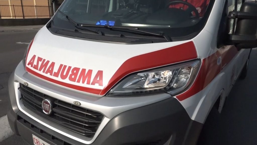 Intossicati alcuni studenti per lo spray al peperoncino - ÈliveBrescia TV Intossicati alcuni studenti per lo spray al peperoncino - ÈliveBrescia TV